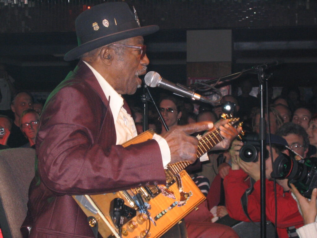 Bo Diddley: The Originator | Guitardoor